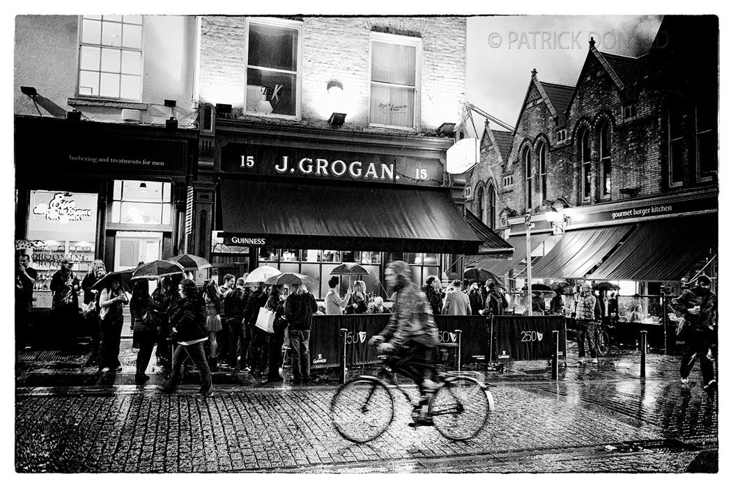Grogans Bar - Irish Pubs